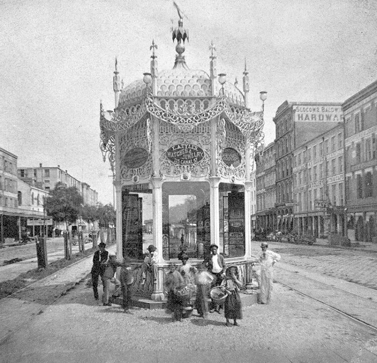 1875: Belknap's Canal Street Fountain