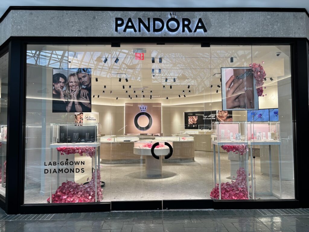 Lakeside Shopping Center Announces Pandora Renovation, Expansion