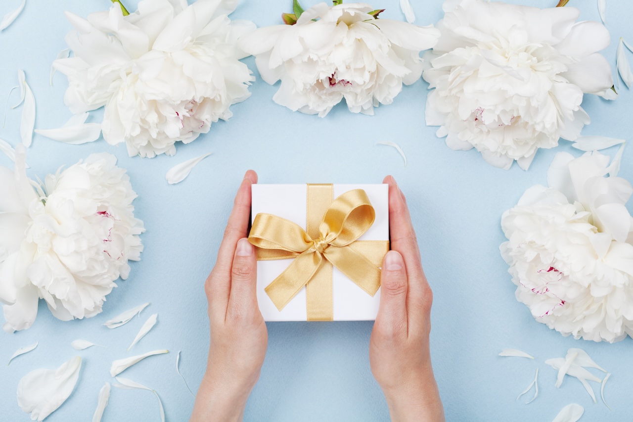 Wediquette Wednesday: What if I forgot to give my friend a wedding gift?